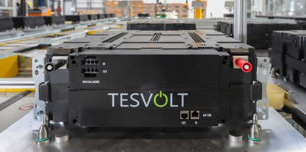 Tesvolt steigt in die Großproduktion von Batteriespeichern ein